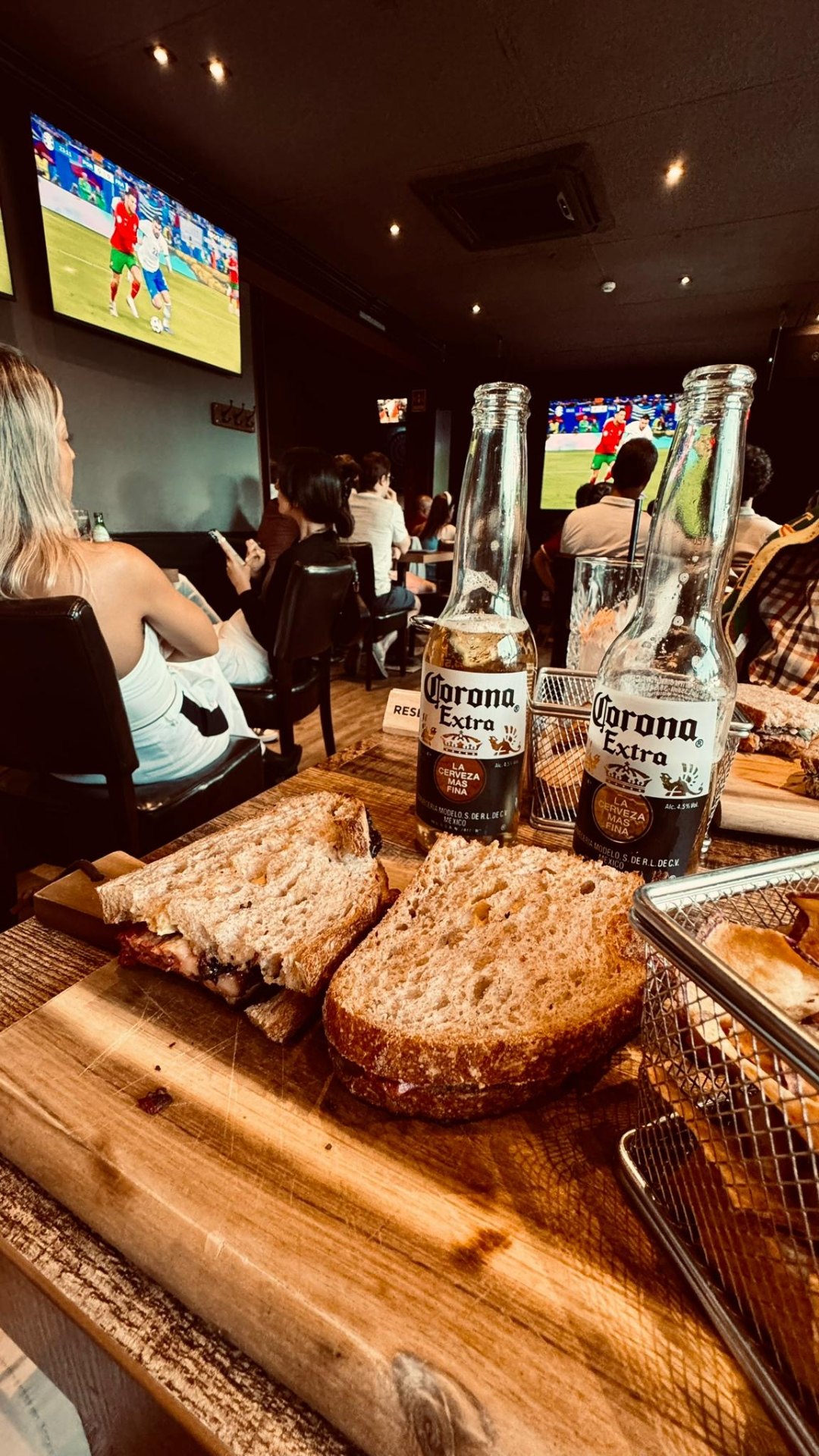 Kick-Off Sports Bar Lisbon | Best Sports Bar Portugal | Live Football ...